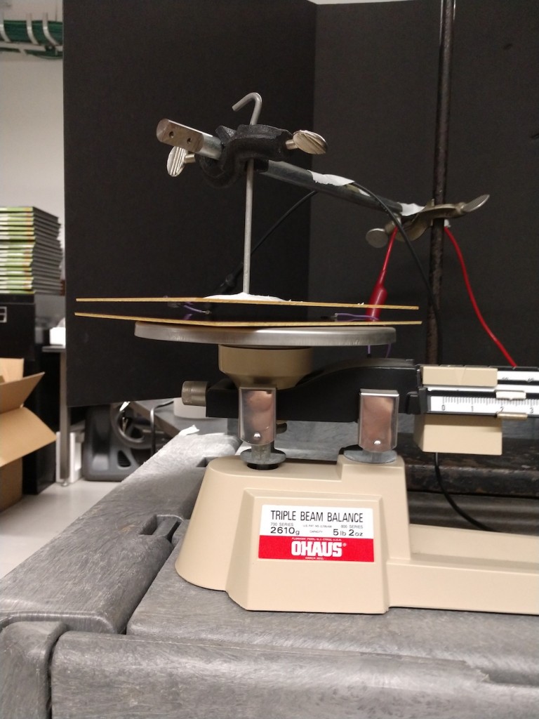 Force on Capacitor Plates | Swarthmore Physics Demonstrations